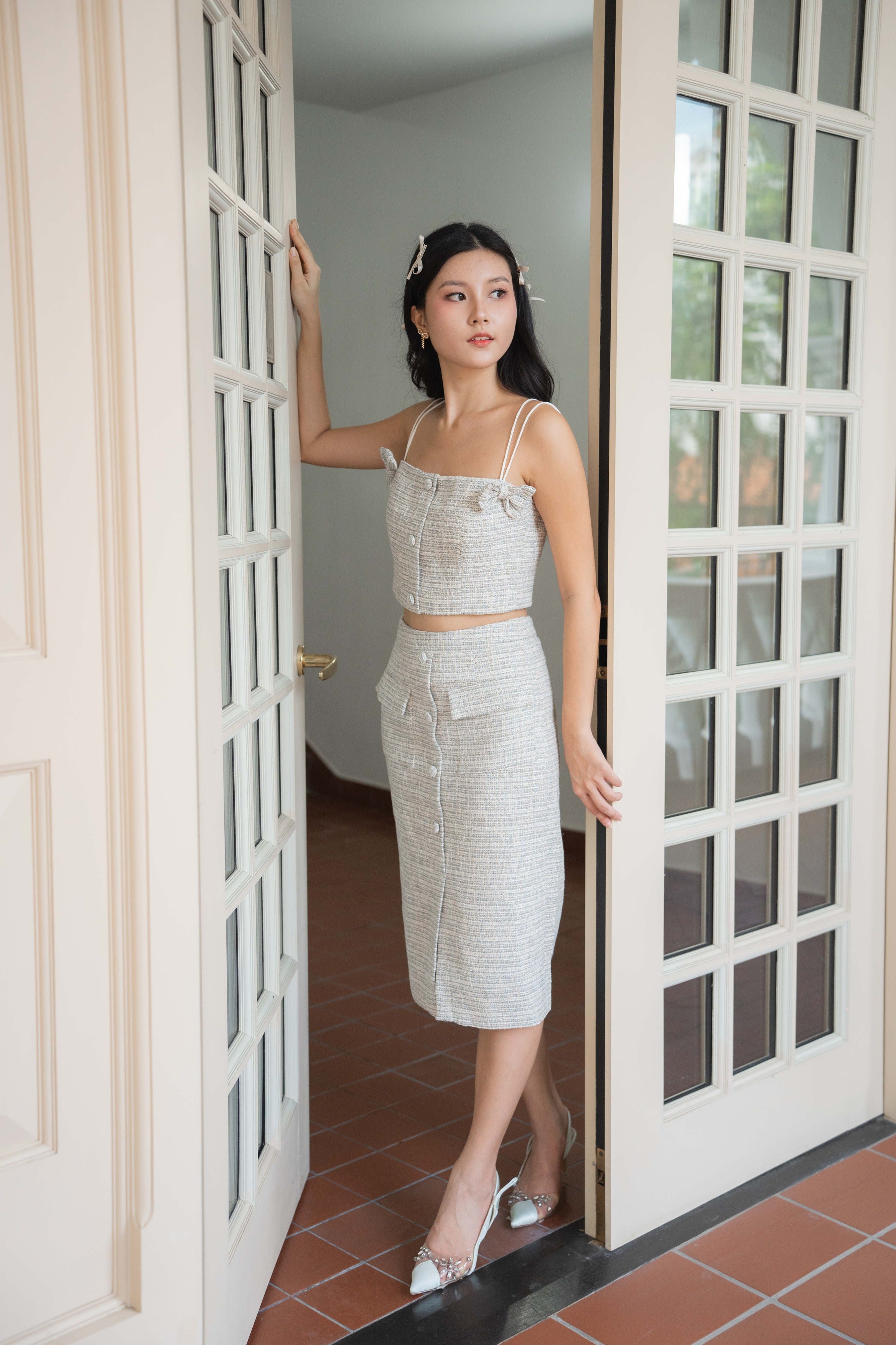 Timeless Simplicity: Monochrome Bridesmaid Dresses – Nimisski